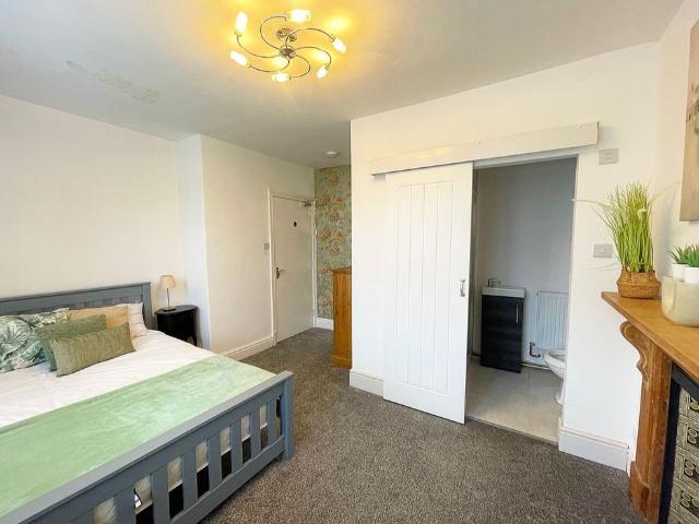 Room 5 – Hinckley Road, LE3 0TF