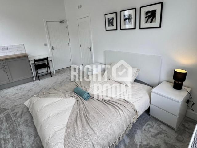 Room 5, North End Avenue PO2, Room to rent, £800 pcm | PrimeLocation