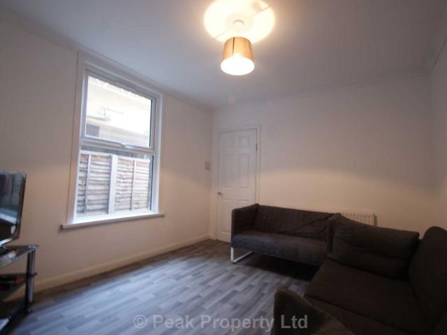 ROOM 5, Napier Avenue, Southend On Sea