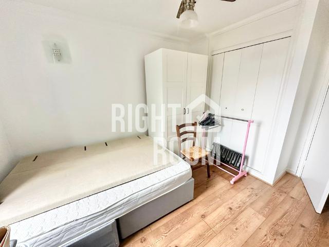 Room 5, Toneborough, Abbey Road, London NW8
