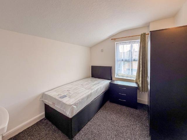 Room 6, 28 Percival Street, Peterborough PE3, Room to rent, £550 pcm | PrimeLocation