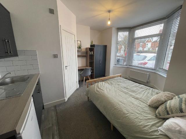 Room 6, 6 Garton End Road PE1, Room to rent, £600 pcm | PrimeLocation