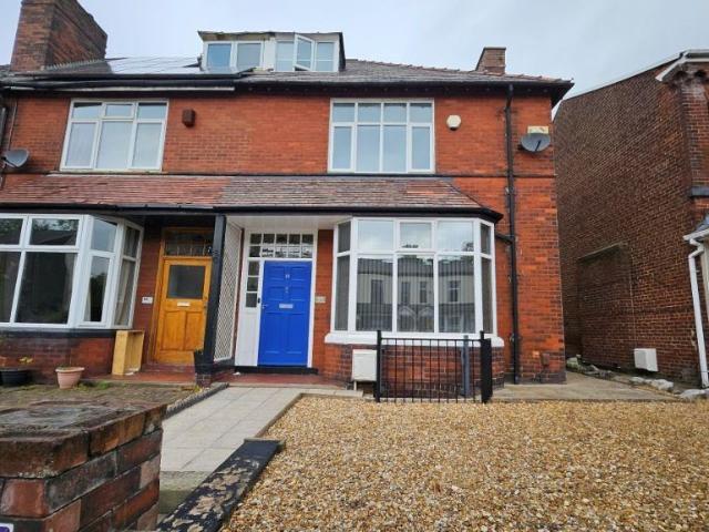 Room 6, 95 Bradford Street, Bolton BL2, Room to rent, £750 pcm | PrimeLocation