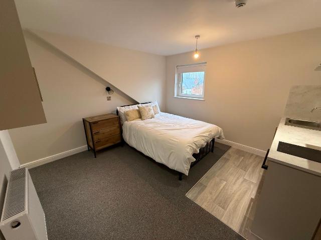 Room 6, Granville Avenue NG10, Studio to rent, £725 pcm | PrimeLocation