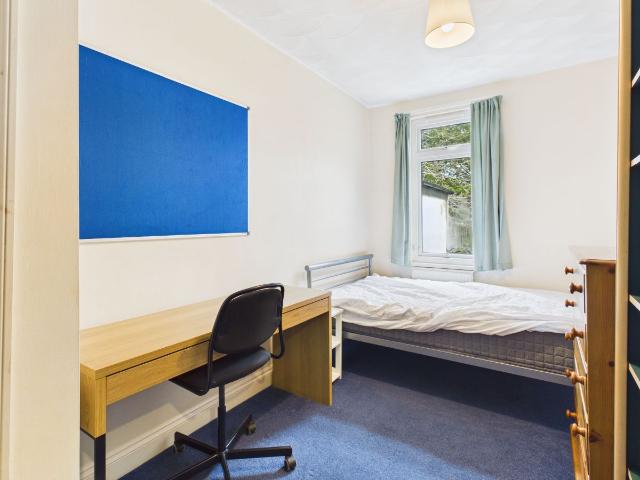 Room 6, Divinity Road OX4, Room to rent, £800 pcm | PrimeLocation