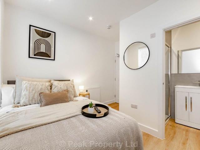 Room 6, Heygate Avenue, Southend On Sea SS1, 7 bed shared accommodation to rent, £830 pcm | PrimeLocation