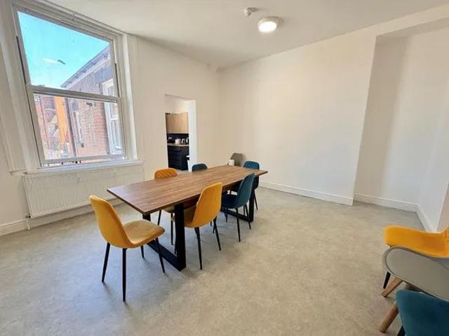Room 6, Ormskirk Street, WA10 1BJ