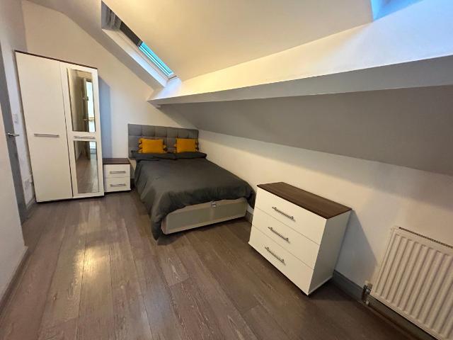 Room 6, Stepping Lane DE1, Room to rent, £475 pcm | PrimeLocation
