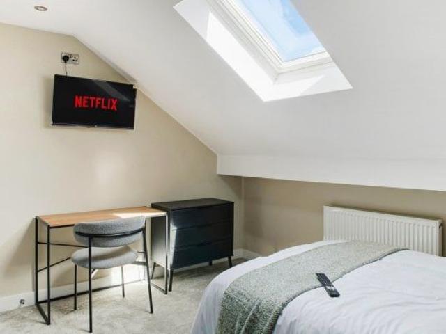 Room 6, Wellington street NG10, Property for rent