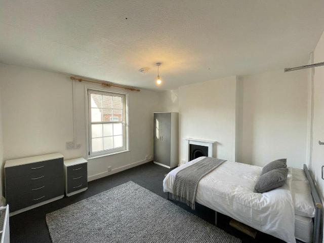 Room 7, 55 Whitfield Street NG24, Room to rent, £475 pcm | PrimeLocation