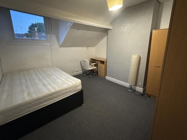 Room 7, Top Floor Front, Edgbaston B16, Room to rent, £520 pcm | PrimeLocation