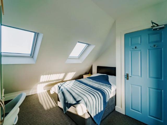 room 8
