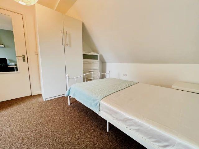room 8
