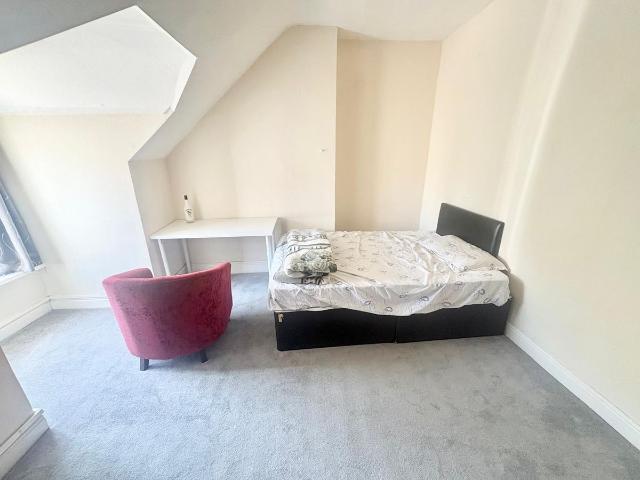 Room 8 Vicarage Road, Birmingham B18, Room to rent, £600 pcm | PrimeLocation