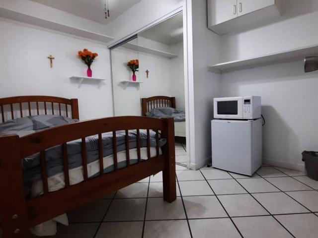 Room $900 Miami, Kendall Country Walk