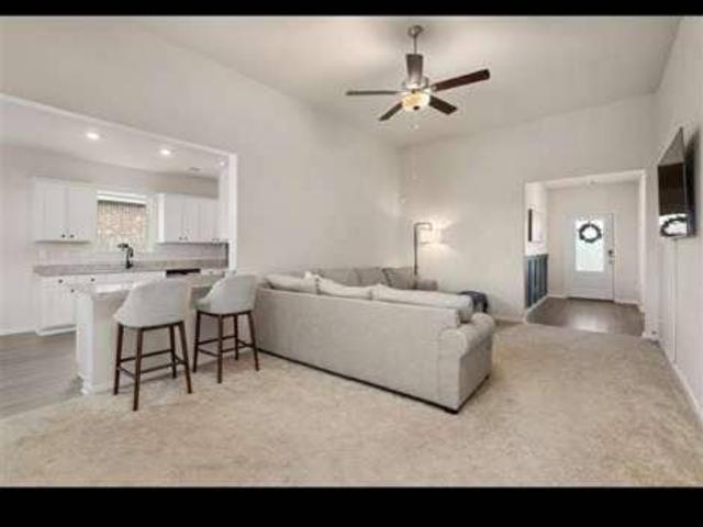 Roomate for one bedroom