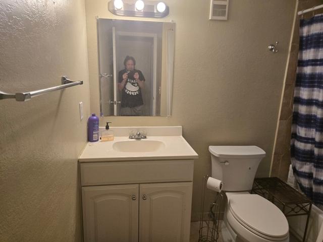 ROOMATE WANTED / VERY NICE CONDO/ ON THE LAKE