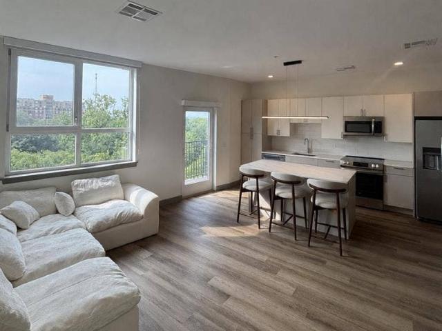 ROOMATE WANTED DOWNTOWN CLEVELAND
