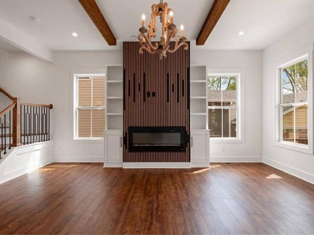 Roomates needed 3min downtown