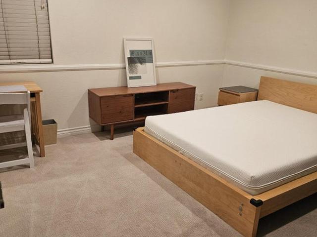 Roommate Wanted 3bdrm 2bath Condo $1,750