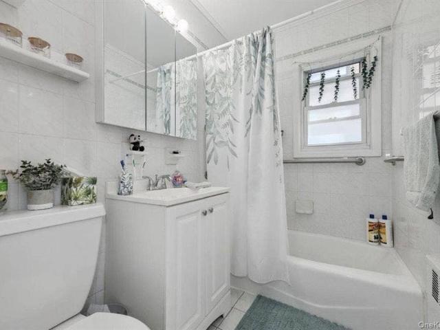 Roommate wanted