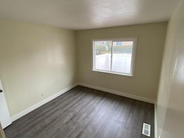 Roommate wanted
