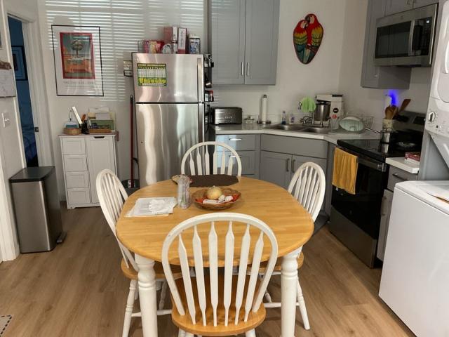 Roommate Wanted!