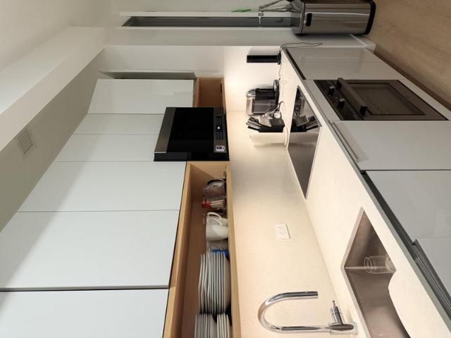 Roommate Wanted – Clean, Respectful, & Professi
