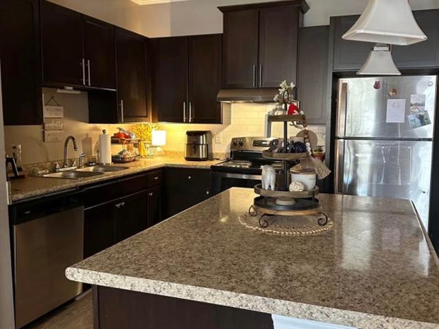 Roommate Wanted Downtown Woodstock