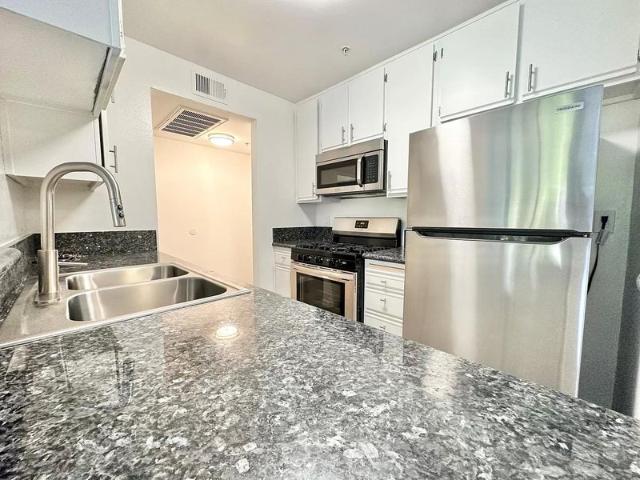 Roommate wanted in NOHO Arts District