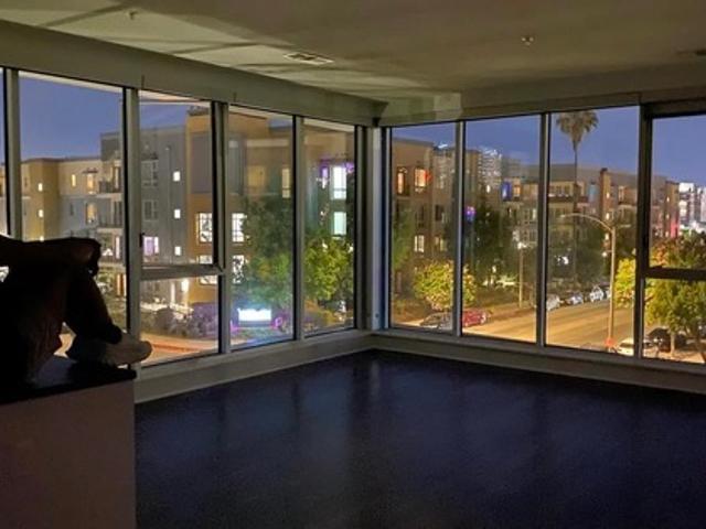 Roommate Wanted – Luxury Apartment in Canoga Park/Warner Center