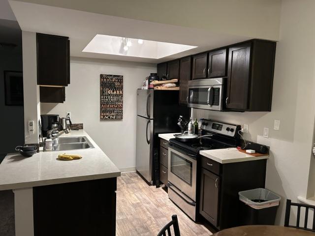 Roommate wanted Mt. Park / Lake Oswego