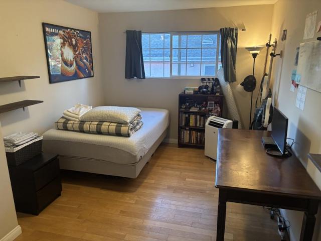 Roommate for Furnished Echo Park Sublet June/July