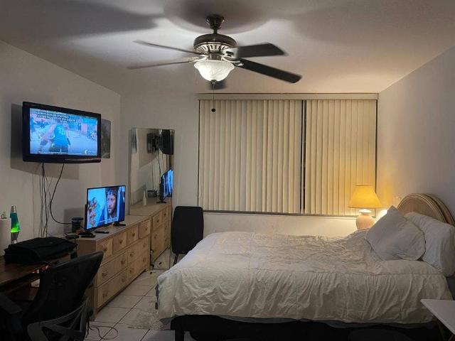 Roommate search, SoBe private room