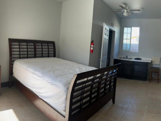 Roommates needed