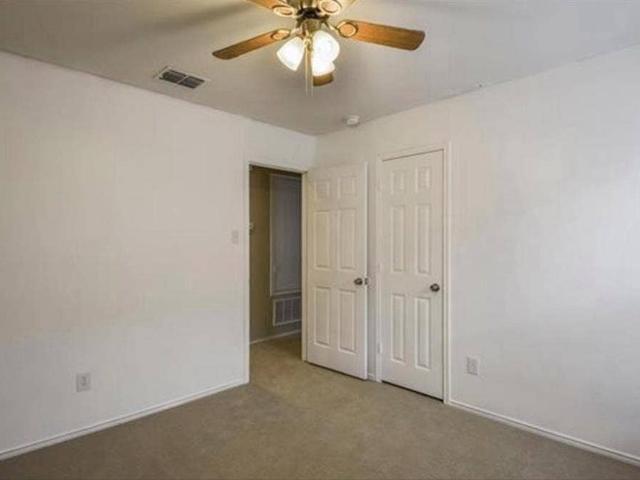 Roommates needed