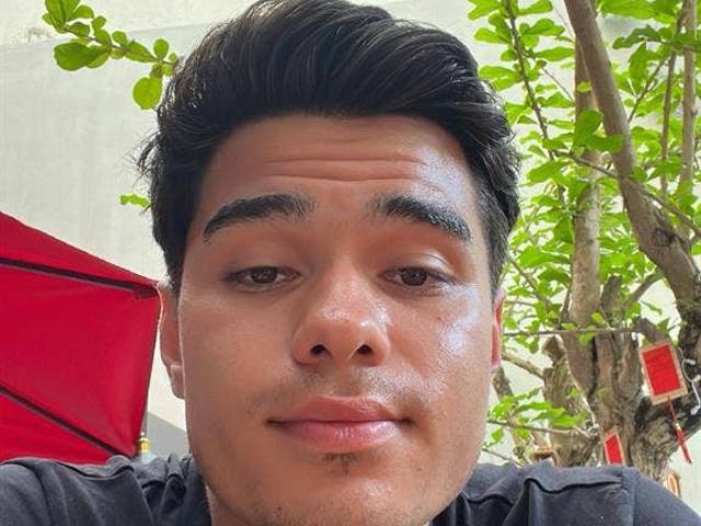 Roommates needed