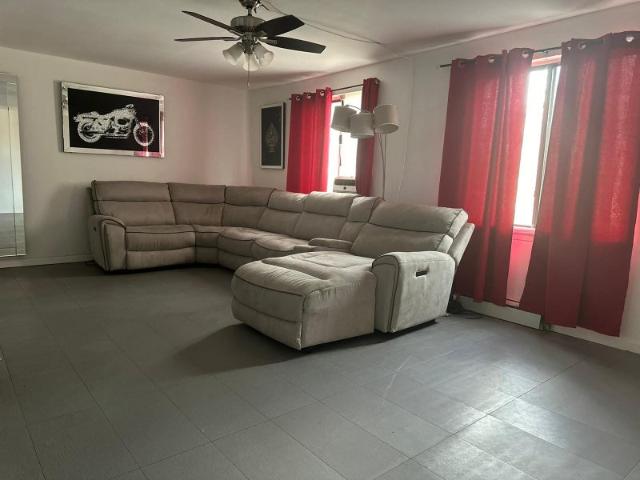 Roommates Wanted