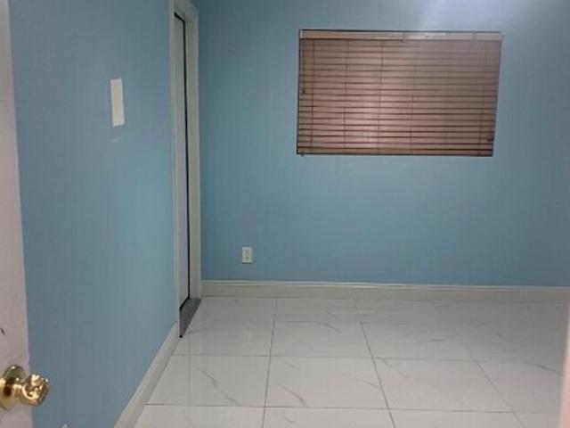 ROOMS 4 RENT