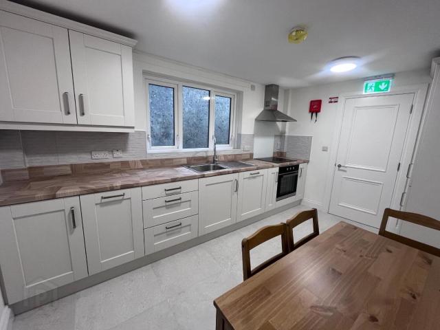 ROOMS TO RENT, 30 Lower Violet Street Utilities Included. Derry/Londonderry, Waterside