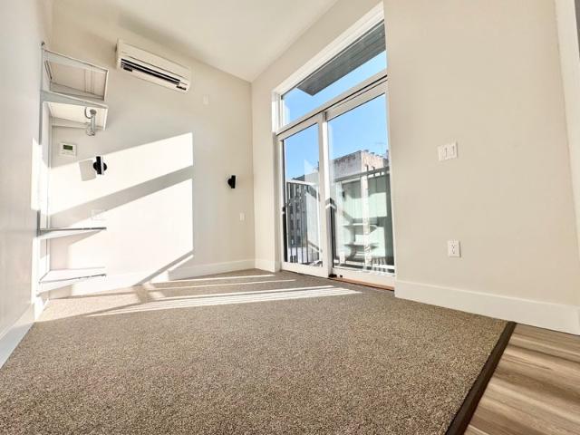 Rooms with balcony ! laundry roof gym JULY 1 only
