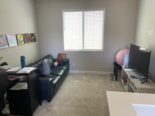 Rooms available at modern home