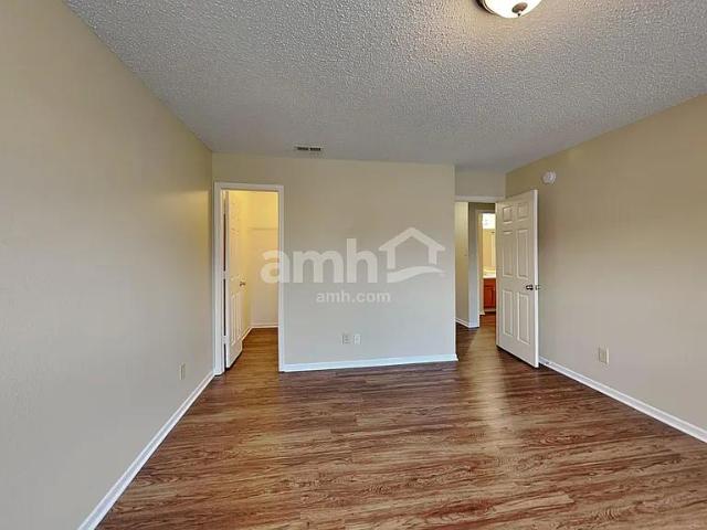 Rooms available for rent in Fishers!