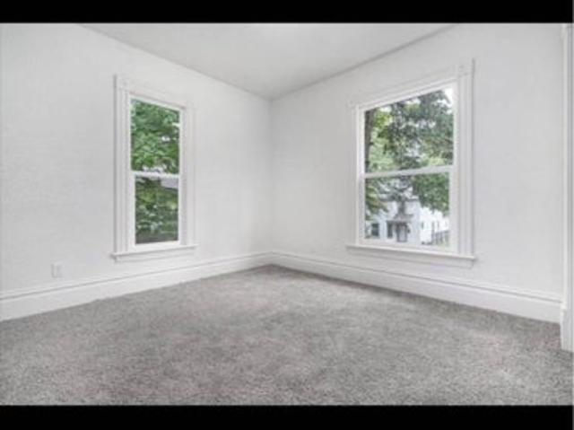 Rooms available immediately