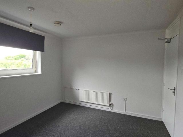 Rooms available in Bretton furnished or unfurnished Room 4
