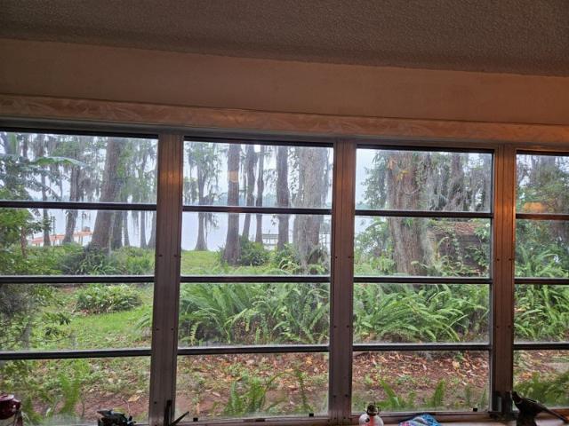Rooms available in quiet, rustic home on a lake