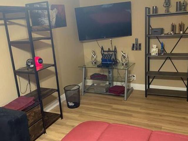 Rooms available in The Lakes neighborhood