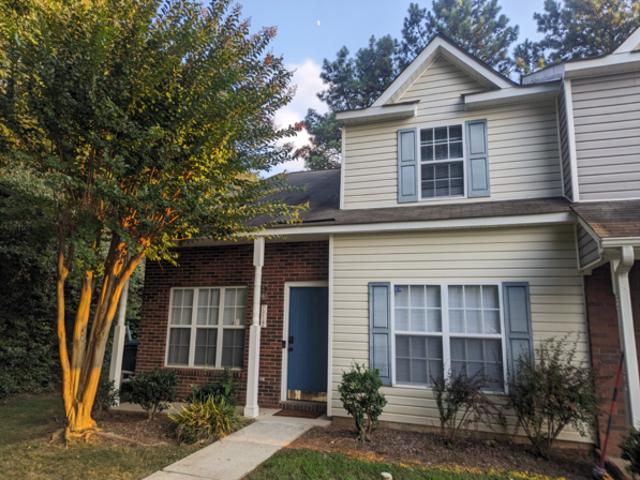 Rooms available in this large 3 bed, 2 bath end unit with spacious master suite and bath on lower level, over sized patio, and outside storage room. Eat in kitchen with breakfast bar,close to shopping and highways, covered front porch.