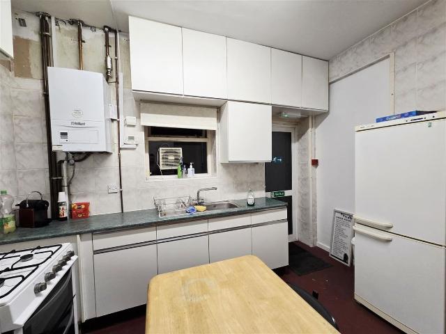 Rooms, Bushey Grove Road, Bushey WD23, 1 bed flat to rent, £1,350 pcm | PrimeLocation
