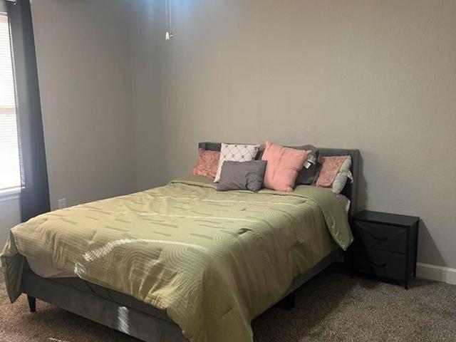 ROOMS FOR RENT